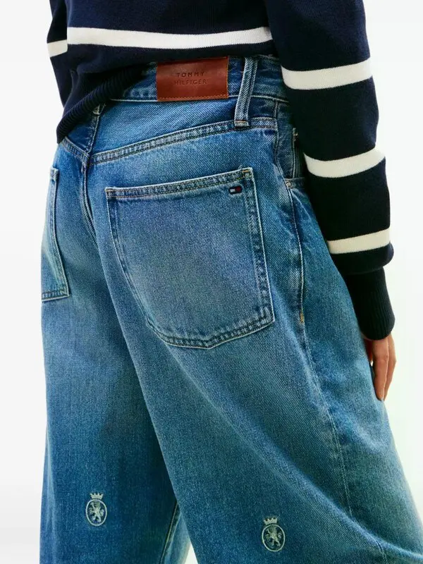 Tommy Hilfiger Crest Embroidered Barrel-leg Denim Jeans