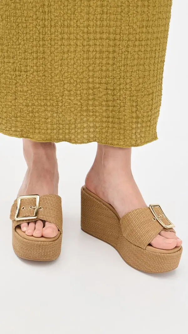 Dolce Vita Jilian Raffia Wedge Sandals With Gold-tone Buckle - Mocha Raffia