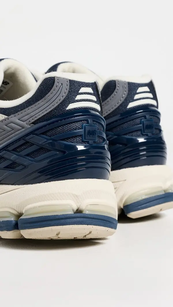 NEW BALANCE 1906 Sneakers - Blue/grey