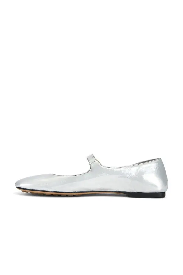 Bottega Veneta Lucy Ballerina Flat In Metallic - Silver