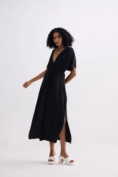 REISTOR Flowy A-line Maxi Dress With Side Slits - Black
