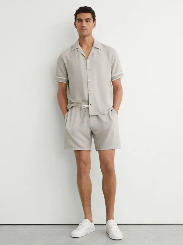 REISS Lowden Textured Stripe Drawstring Shorts - White/black