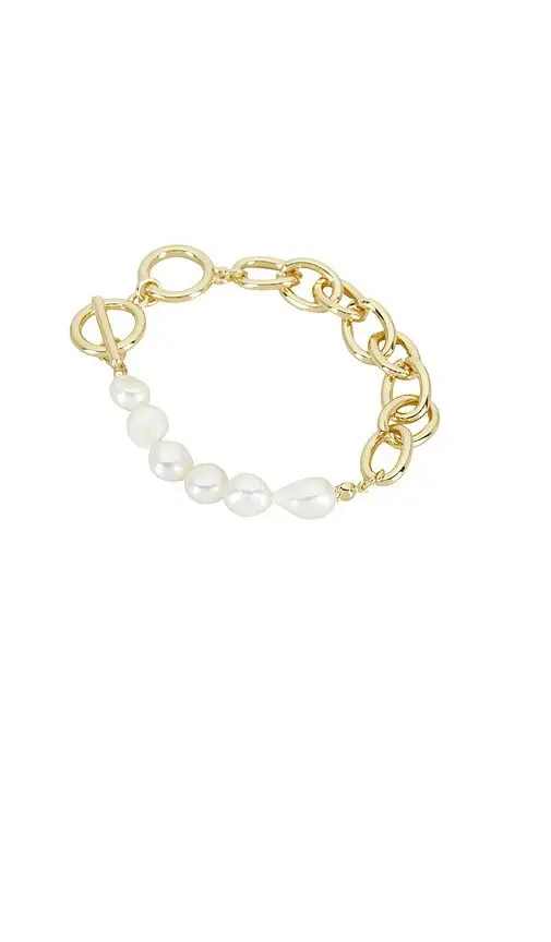 AMBER SCEATS Antalya Chain And Faux Pearl Bracelet In Gold Tone - Gold & Pearl