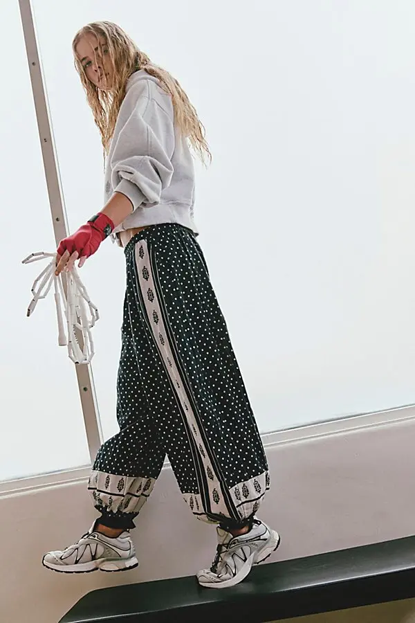 Free People Allover Dot Printed Balloon Pants - Buti Dot Border Black Combo
