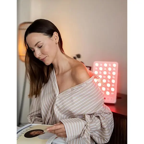 THE TECH BAR Skinpure Therapy Pro Anti-ageing Led Therapy Lamp
