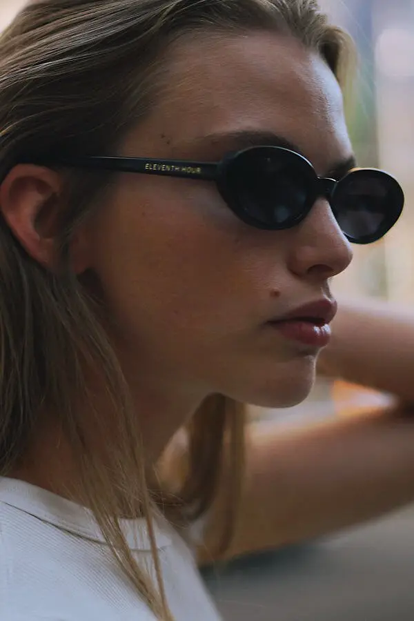 ELEVENTH HOUR Oval Polarized Sunglasses - Black
