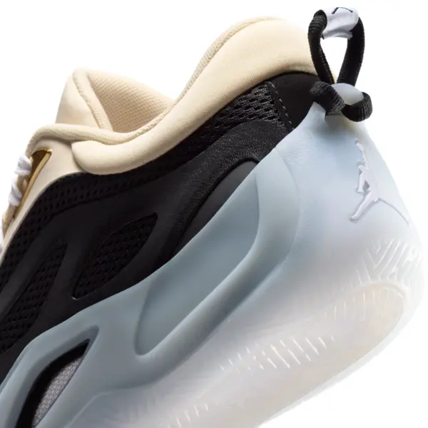 JORDAN Heir Series 2 "precious Medals" Basketball Shoes - White