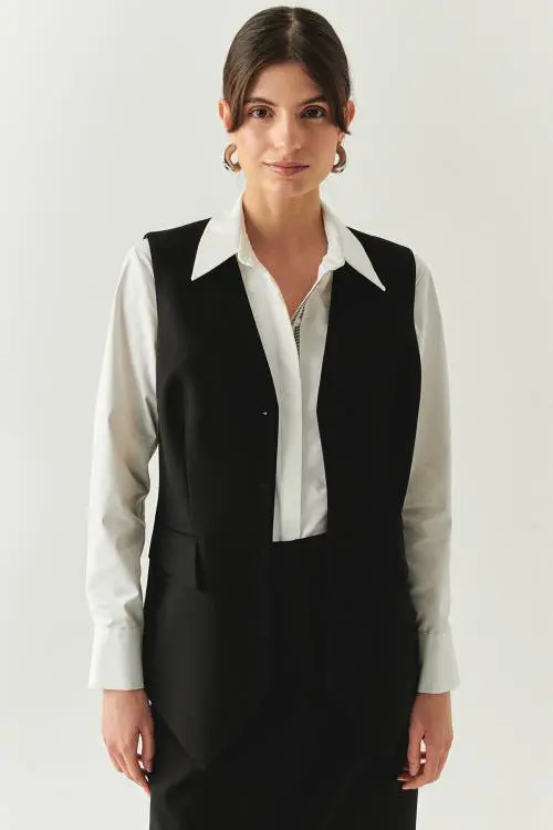 EXQUISE Celia Vest - Black