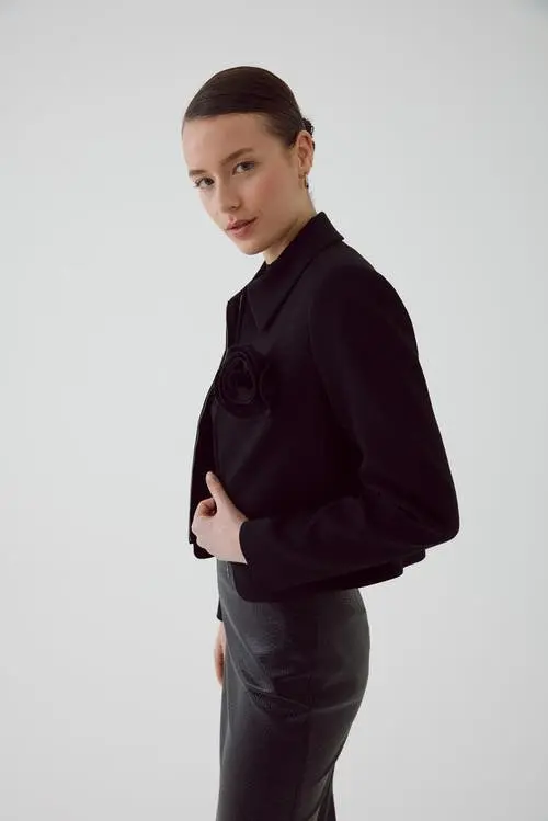 EXQUISE Rose Embellished Zip-up Jacket