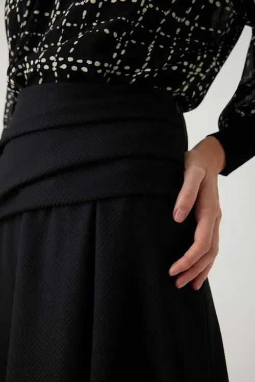 EXQUISE Amadea Pleated Skirt