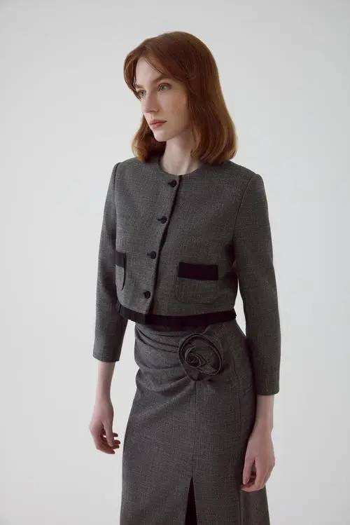 EXQUISE Amias Cropped Jacket