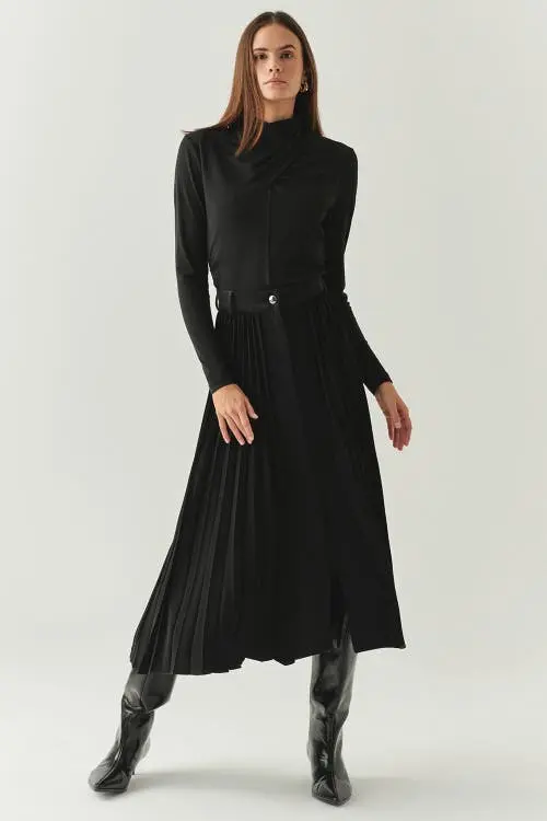 EXQUISE Florence Pleated Midi Skirt