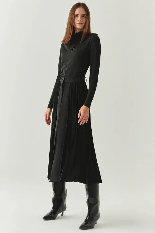EXQUISE Florence Pleated Midi Skirt