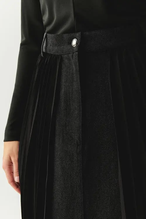 EXQUISE Florence Pleated Midi Skirt