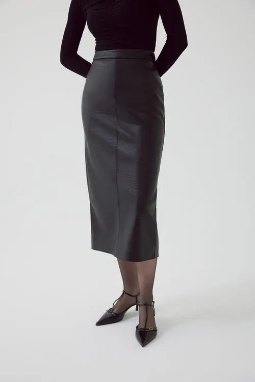 EXQUISE Alok Leather Skirt