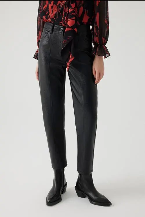 EXQUISE Straight Cut Vegan Leather Pants