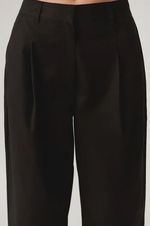 EXQUISE Polished Flowing Trousers