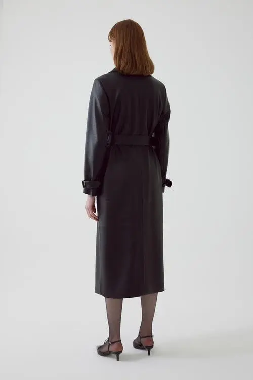 EXQUISE Belted Leather Trench Coat