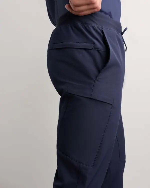 Quince Transit Cargo Joggers - Deep Navy