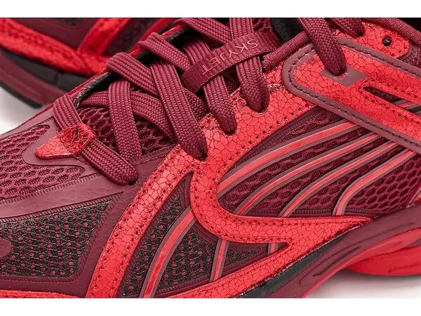 PUMA Skyjet Layers Sneakers - Red