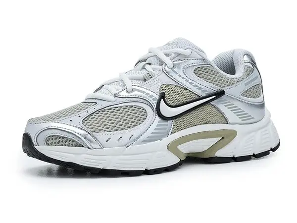 Nike V5 Rnr Athletic Sneakers - Silver