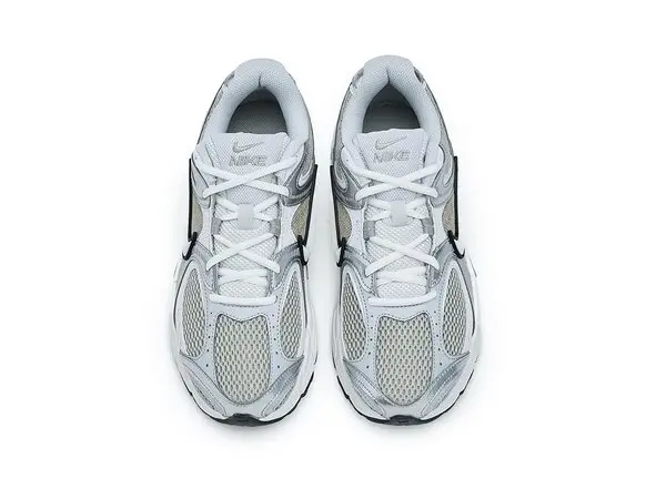 Nike V5 Rnr Athletic Sneakers - Silver