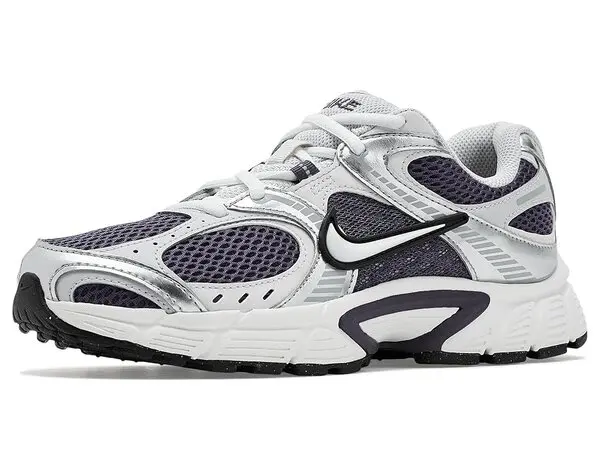Nike V5 Rnr Athletic Sneakers - Silver