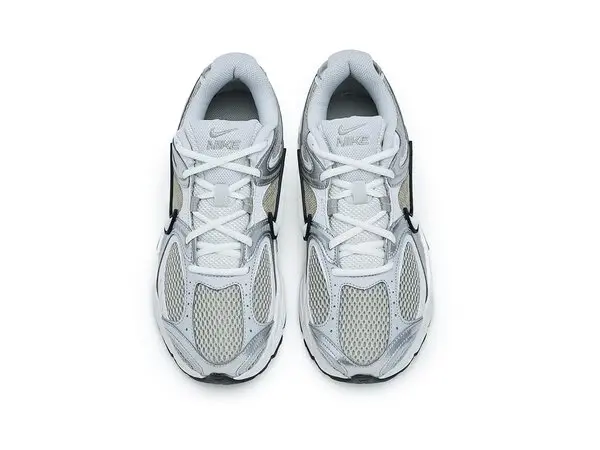 Nike V5 Rnr Athletic Sneakers - Silver