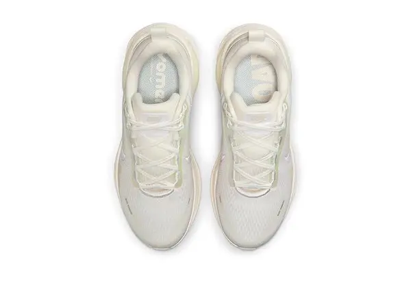 Nike Vomero 18 Athletic Sneakers - Bone