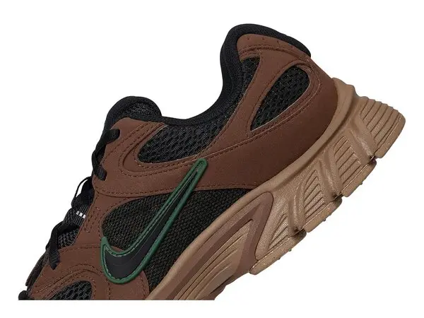 Nike V5 Rnr Athletic Sneakers - Black