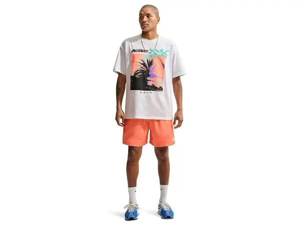Nike Club Flow Shorts - Orange