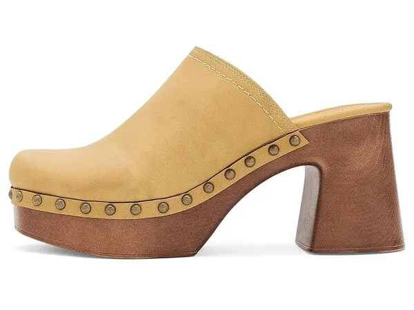 FRYE AND CO. Wylie Clogs With Stud Detailing