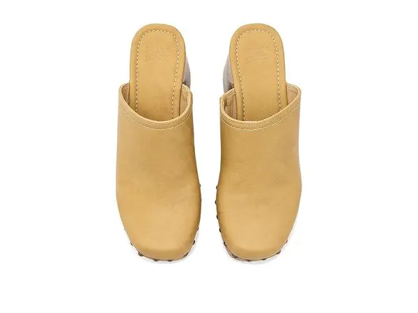 FRYE AND CO. Wylie Clogs With Stud Detailing