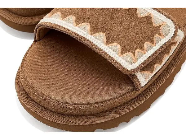 UGG Goldenstar Artistitch Sandals - Brown