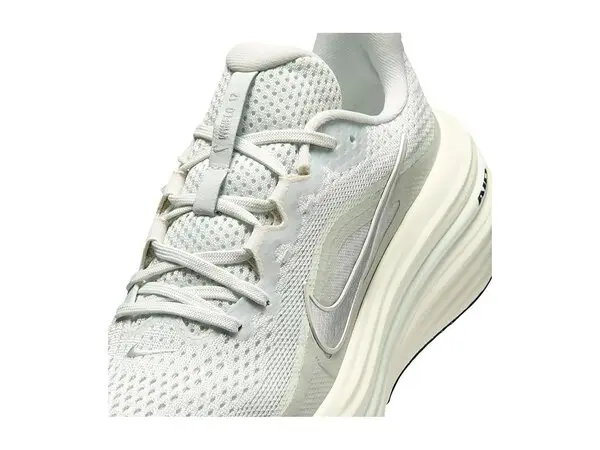 Nike Winflo 12 Athletic Shoes - Silver