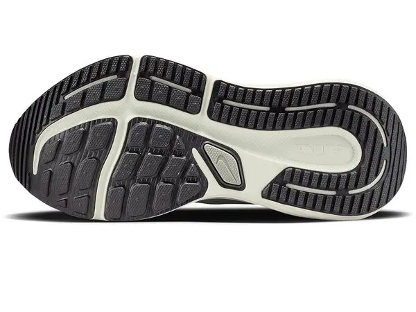 Nike Winflo 12 Athletic Shoes - Silver