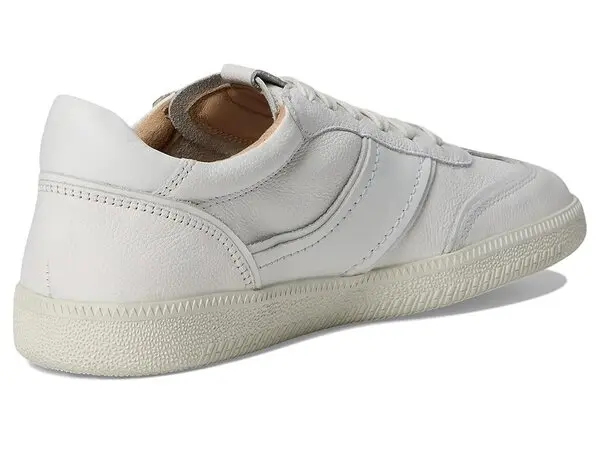 THE FRYE COMPANY Milly Low Lace Sneakers - White