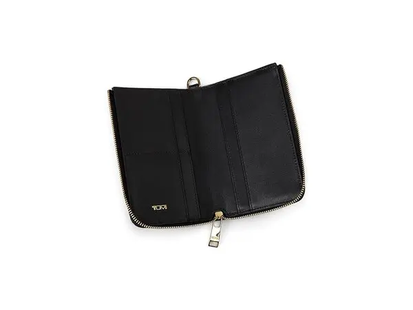 Tumi Passport Case Findings /gold