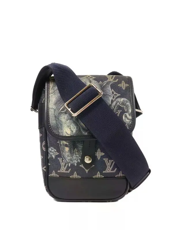 LOUIS VUITTON 2017 Monogram Savannah Messenger Bag - Blue