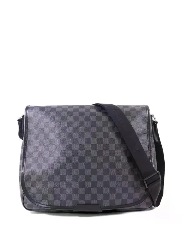 LOUIS VUITTON Gm Damier Graphite Daniel Shoulder Bag - Black
