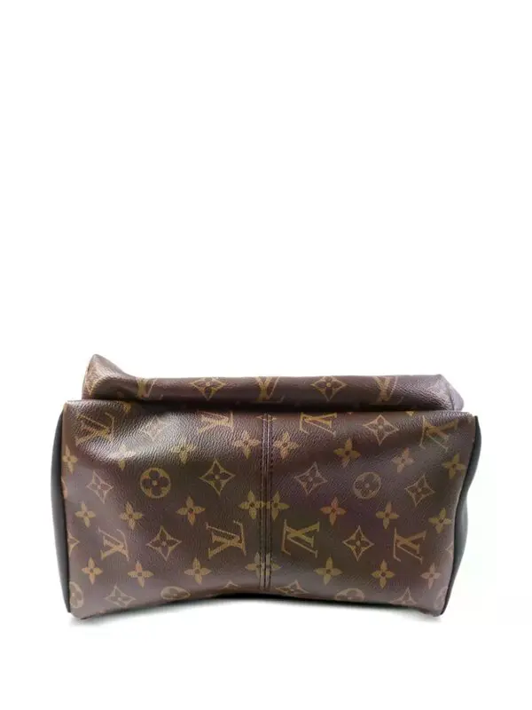 LOUIS VUITTON Monogram Discovery Backpack