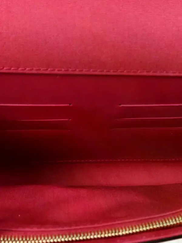LOUIS VUITTON Monogram Vernis Patent Leather Clutch