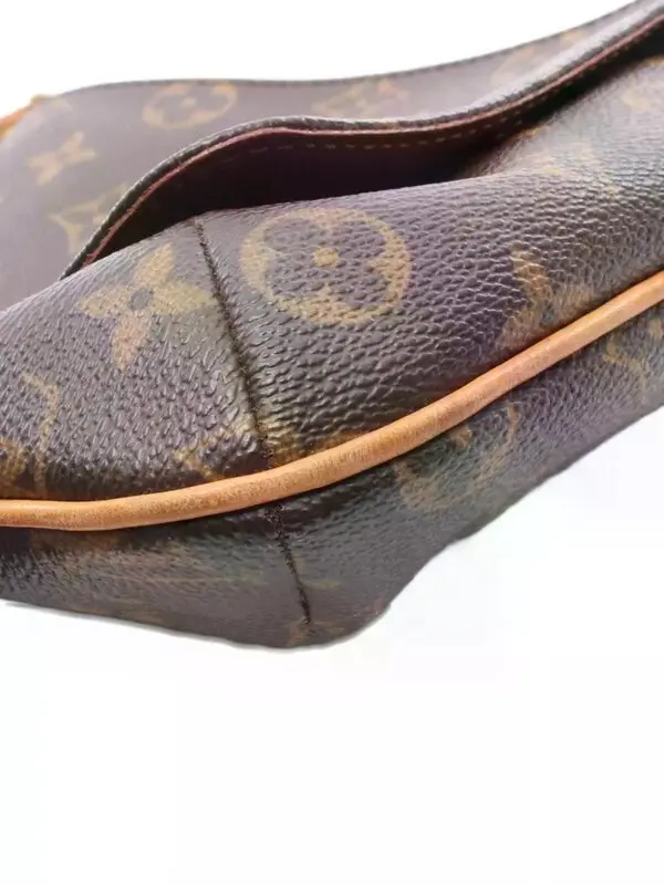 LOUIS VUITTON 2005 Monogram Shoulder Bag