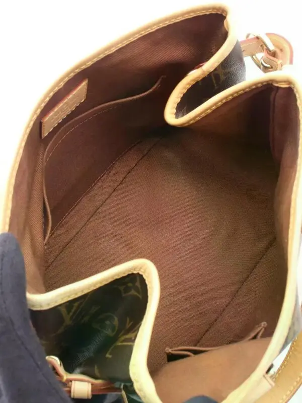 LOUIS VUITTON Monogram Batignolles Tote Bag