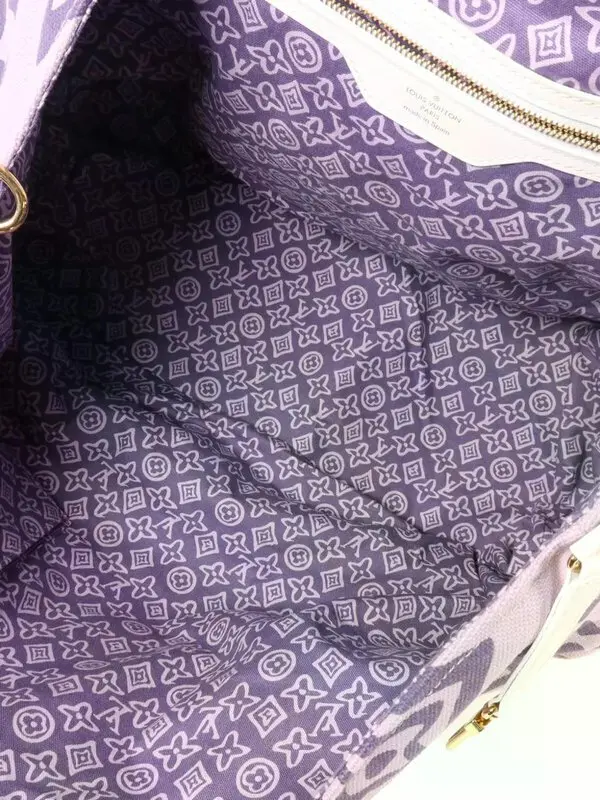 LOUIS VUITTON Gm Tahitienne Tote Bag - Purple