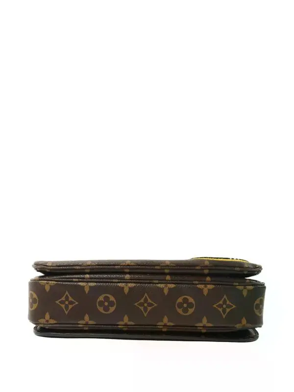 LOUIS VUITTON Metis Monogram Patches Shoulder Bag - Brown