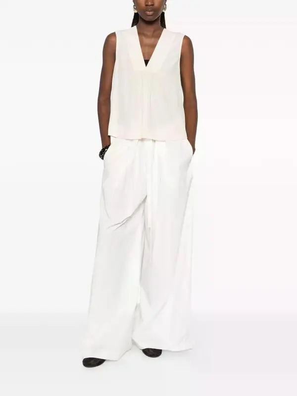 Momoni Juana V-neck Sleeveless Blouse With Gathered Detailing