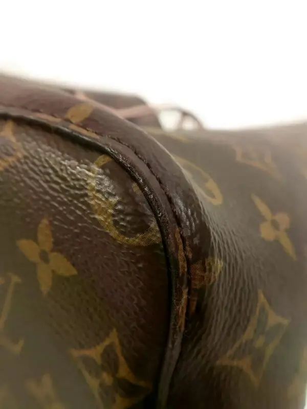 LOUIS VUITTON Néonoé Shoulder Bag