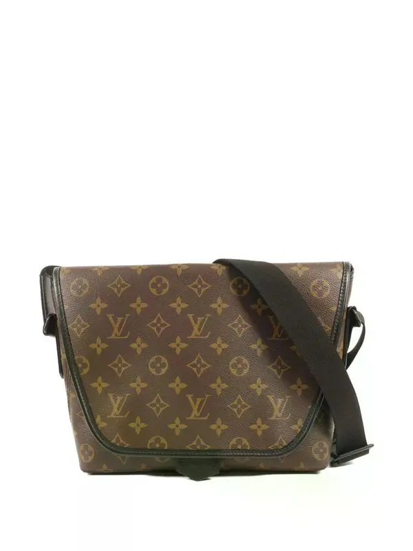 LOUIS VUITTON Monogram Messenger Bag