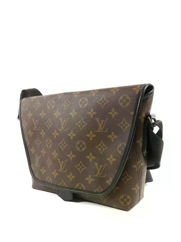 LOUIS VUITTON Monogram Messenger Bag